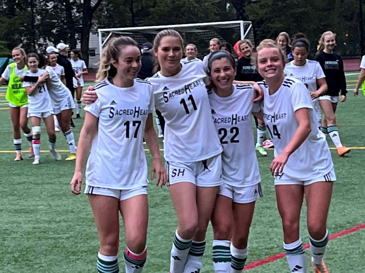 Sacred Heart Greenwich edges rival Greenwich Academy in FAA soccer ...