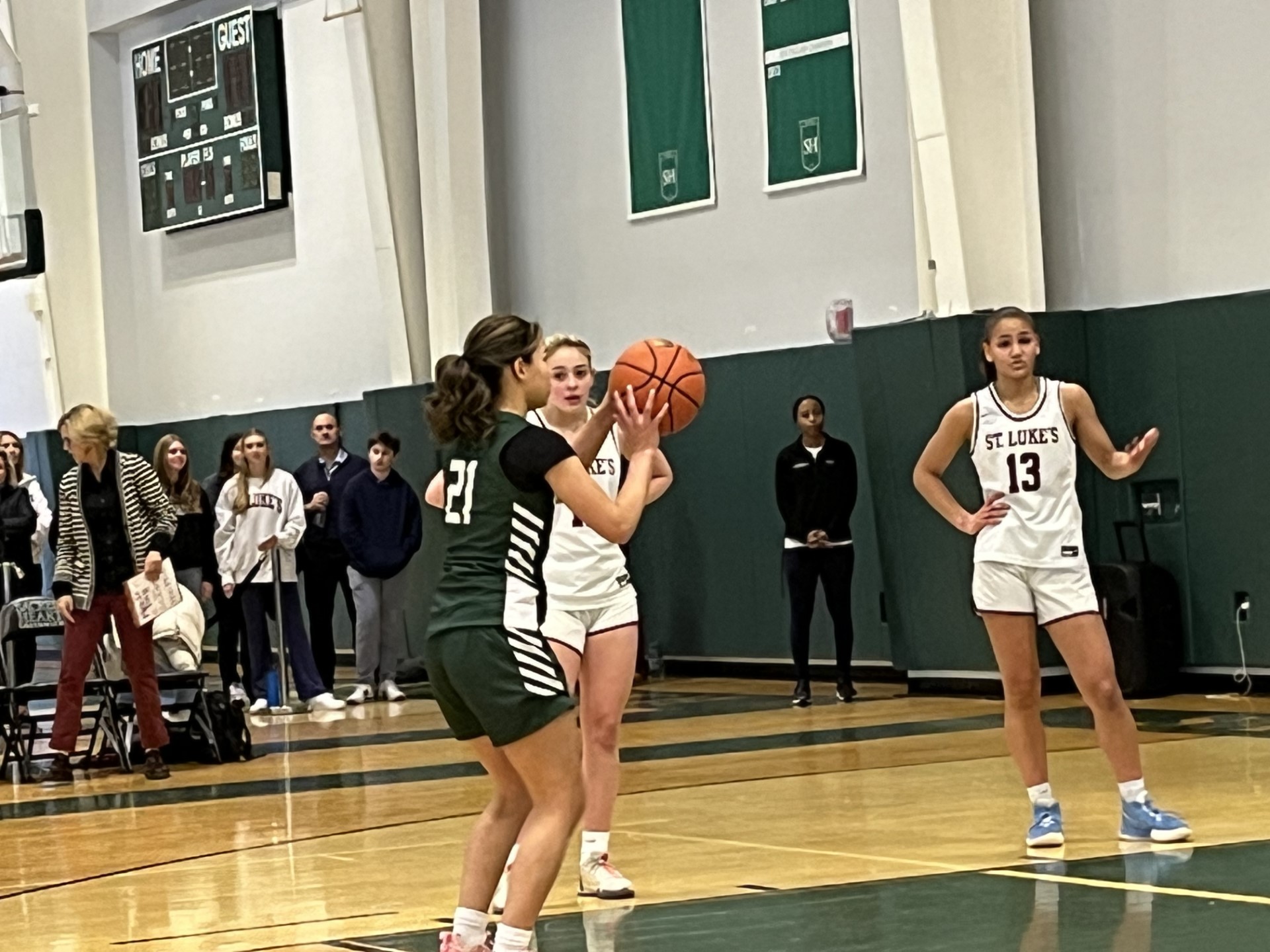 Sacred Heart Greenwich basketball team advances to NEPSAC Class A ...